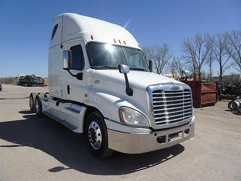 2015 Freightliner Cascadia (For Sale) | Day Cab | #10152