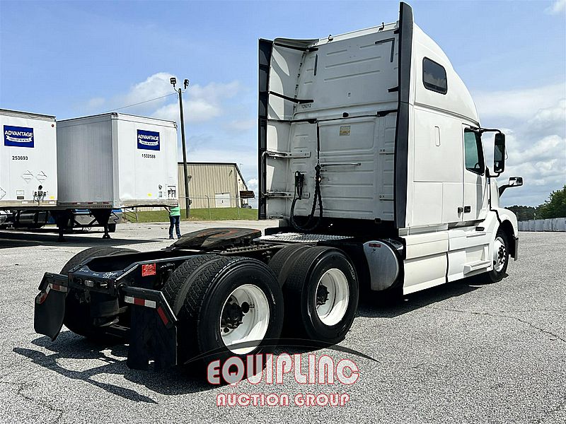 2016 VOLVO TRUCK VNL For Sale | Sleeper Truck | #CF938795