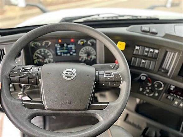 2021 Volvo VNL 860 For Sale | 77" Sleeper | #RM6389