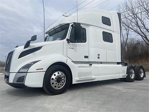2020 Volvo VNL 860 For Sale | 77" Sleeper | #RM6390