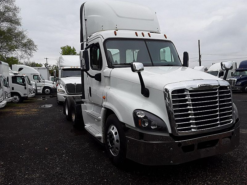 2015 Freightliner CASCADIA 125 For Sale | Day Cab | #565742