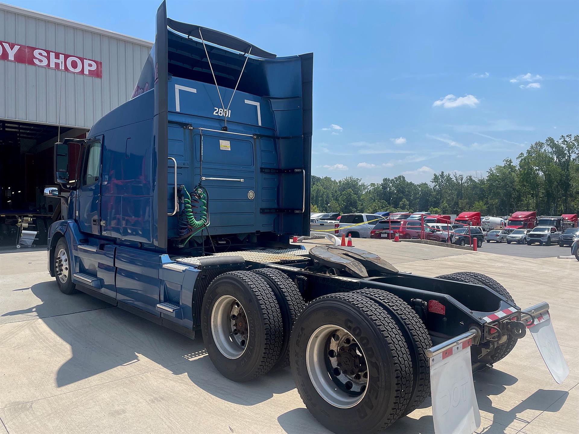2016 Volvo VNL 630 (For Sale) | 61" Sleeper | #N942611