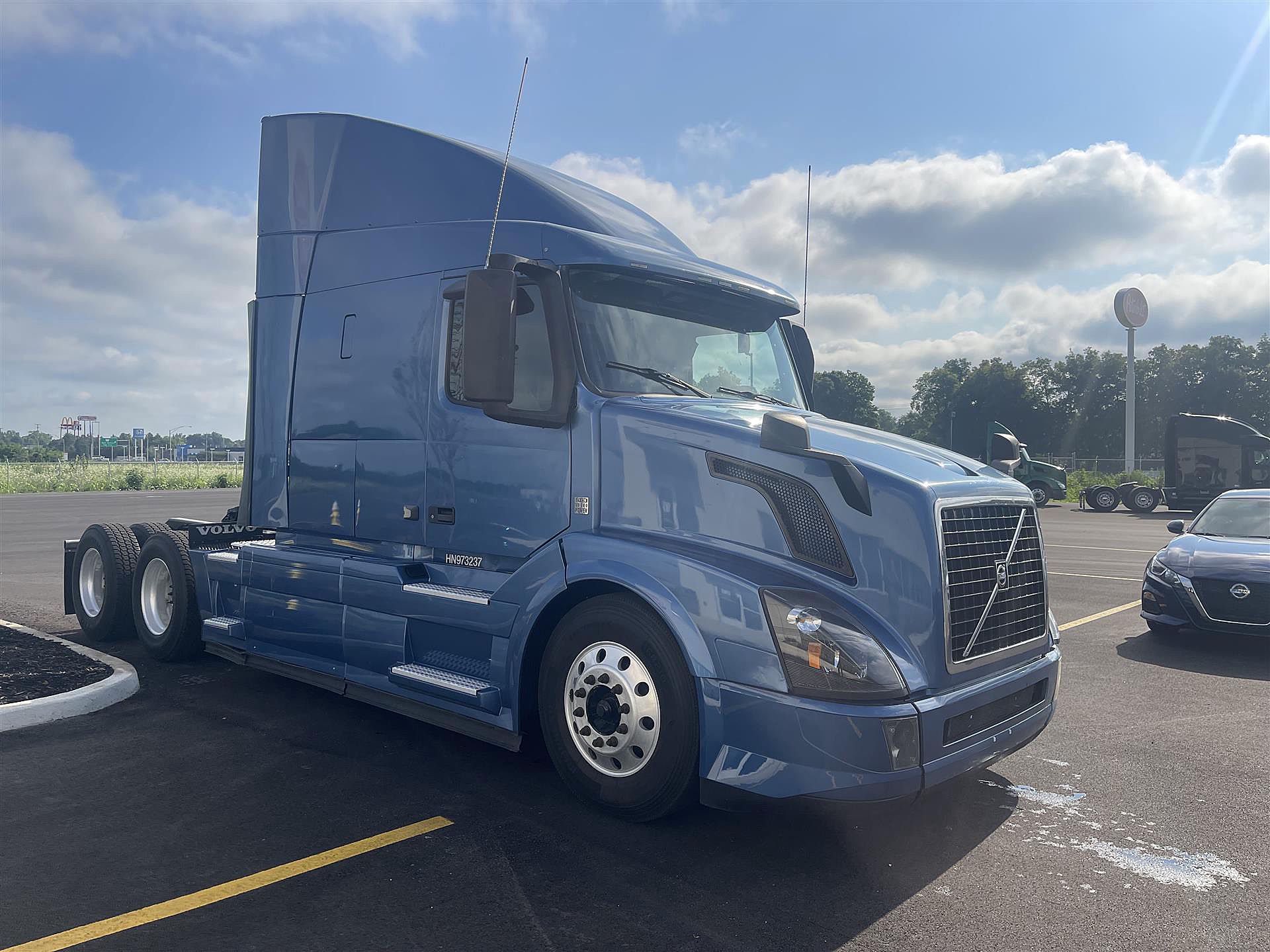 2017 Volvo VNL 630 (For Sale) | 61" Sleeper | #N973237