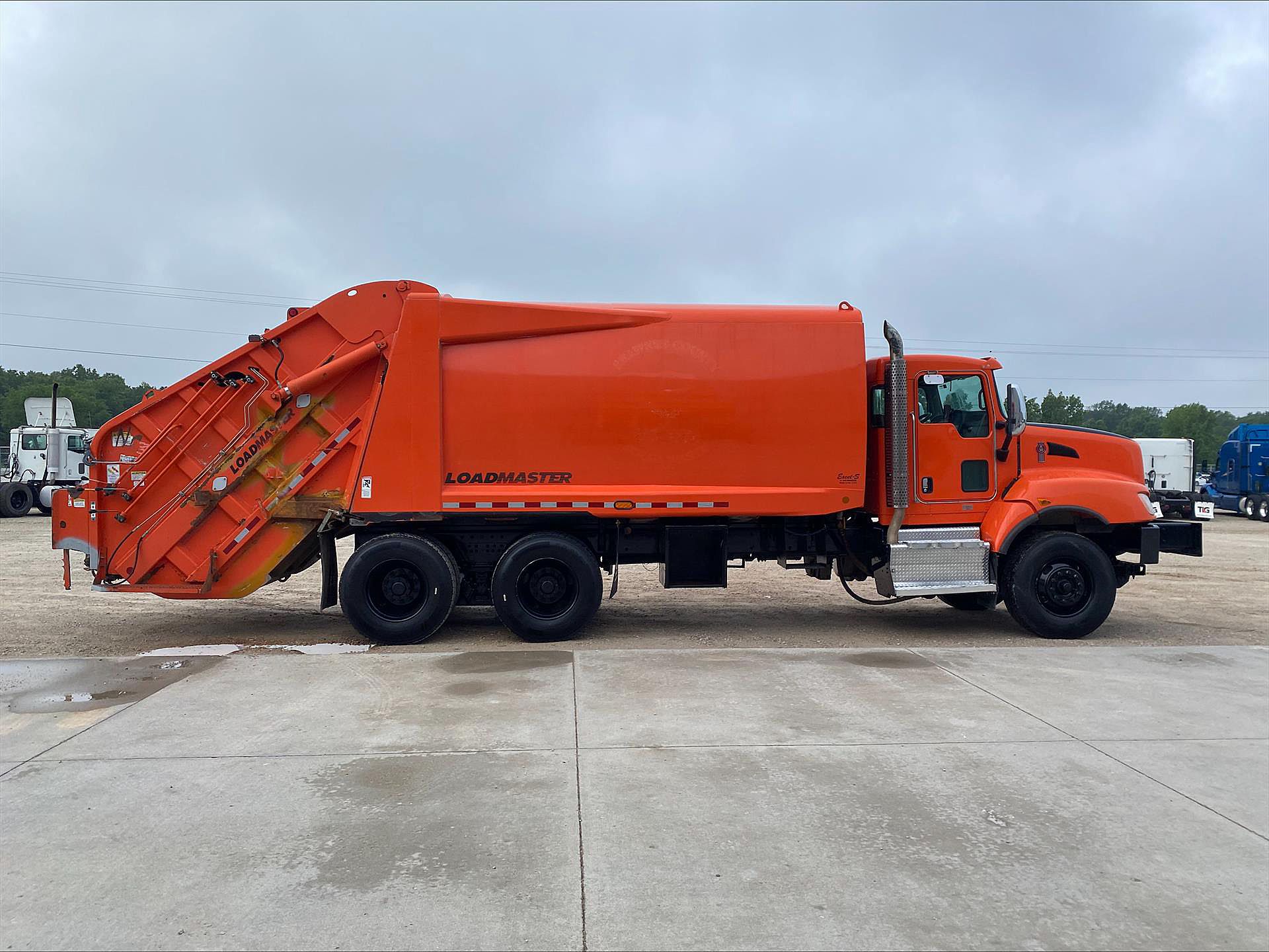 2016 Kenworth T400 (For Sale) | Rear Loader | #GR111315