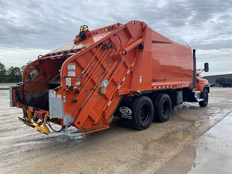 2016 Kenworth T400 (For Sale) | Rear Loader | #GR111316