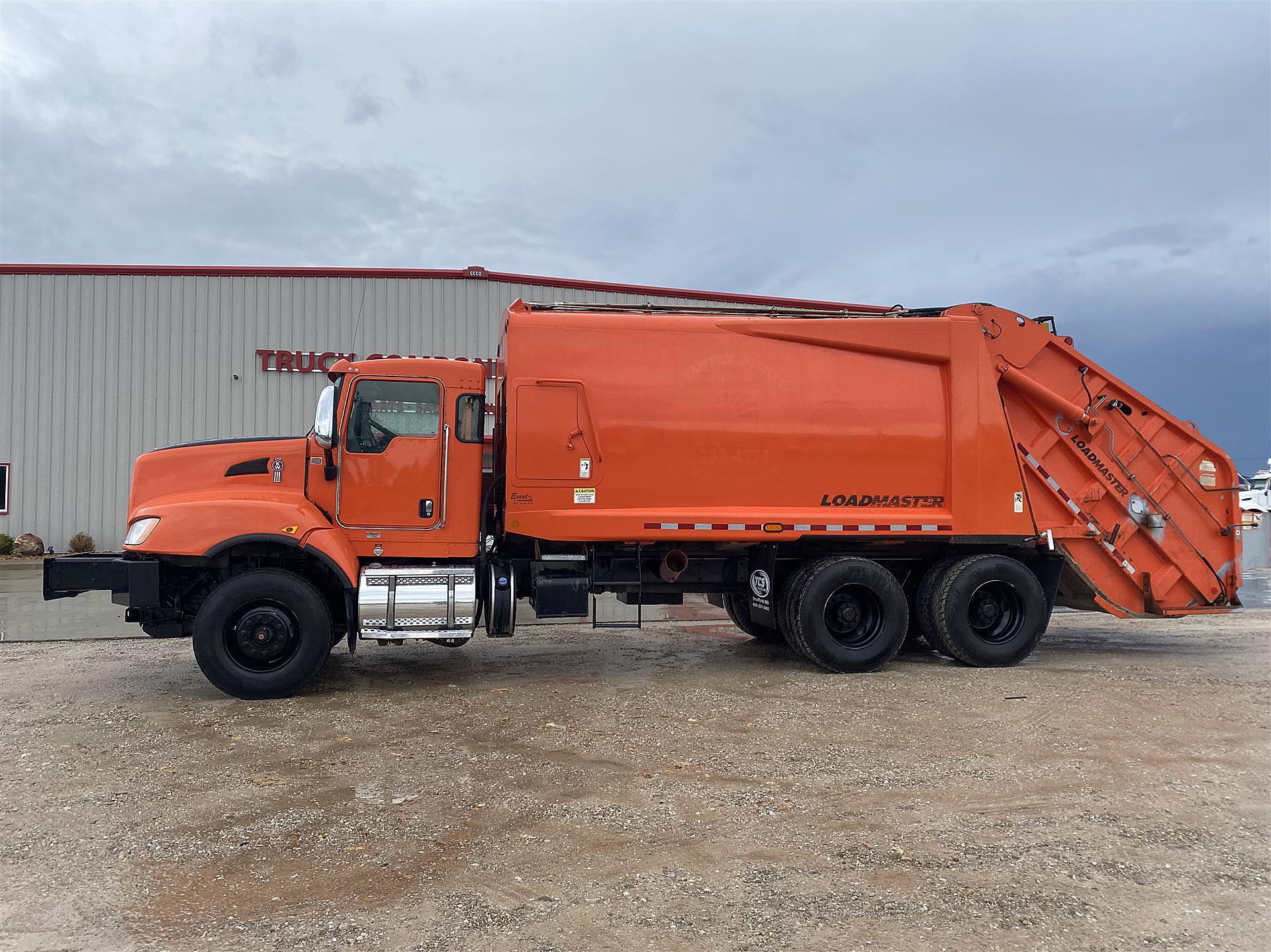2016 Kenworth T400 (For Sale) | Rear Loader | #GR111316
