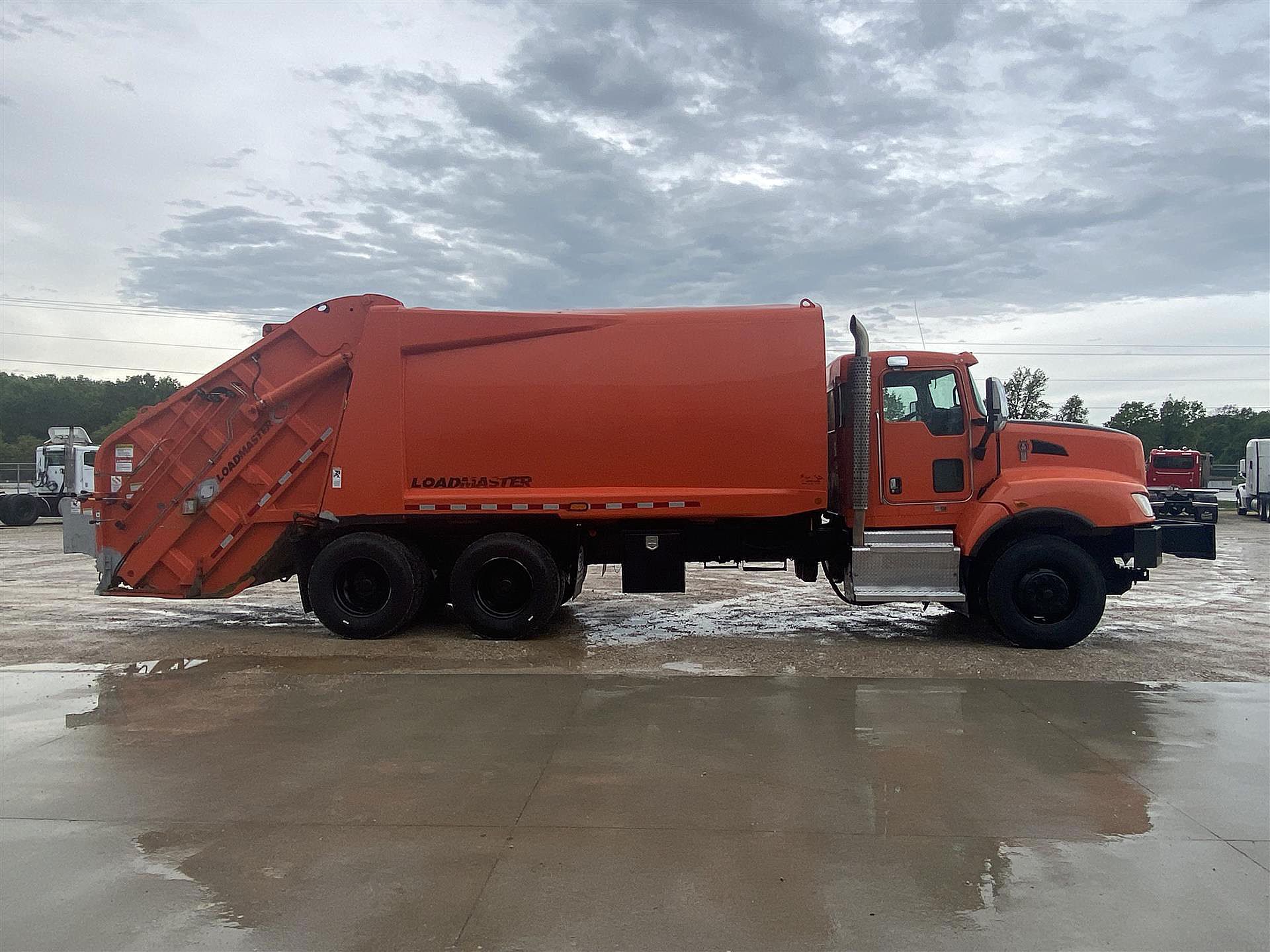 2016 Kenworth T400 (For Sale) | Rear Loader | #GR111316