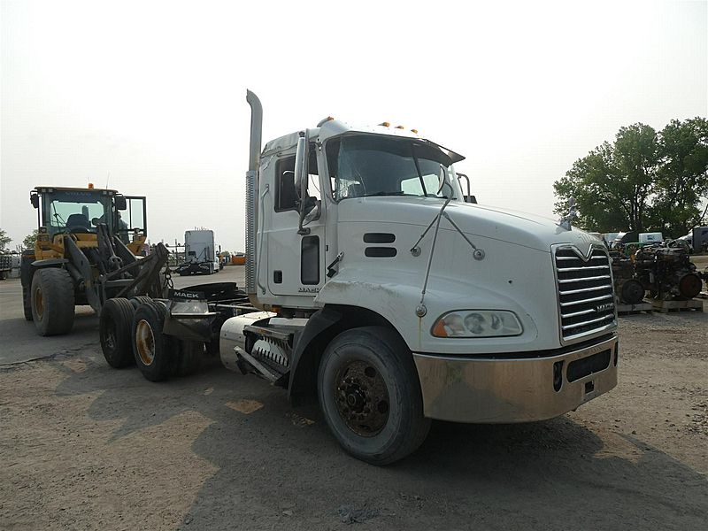 2016 Mack Pinnacle CXU613 (For Sale) | Day Cab | #10161