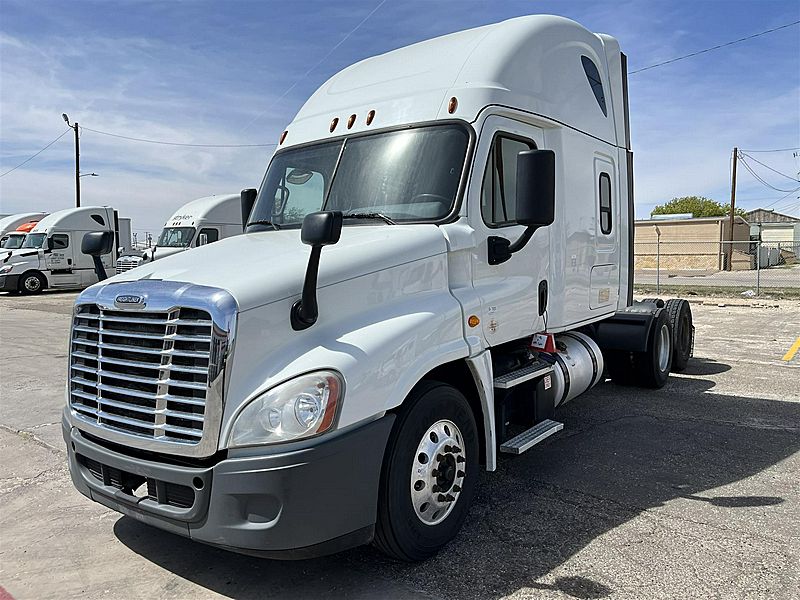 2017 Freightliner CASCADIA 125 For Sale | 72" Sleeper | #666008