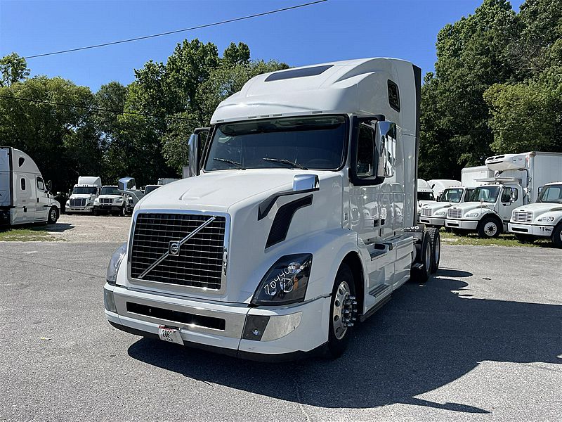 2016 Volvo VNL 670 For Sale | 60" Sleeper | #704401