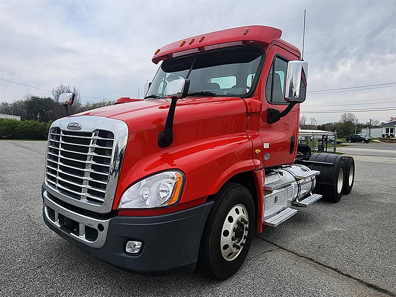 2018 Freightliner CASCADIA 125 For Sale | Day Cab | #783596