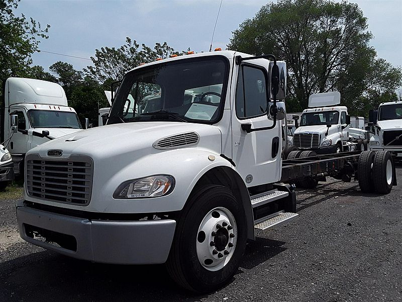 2017 Freightliner M2 106 For Sale | 21' Box | Non CDL | #667217