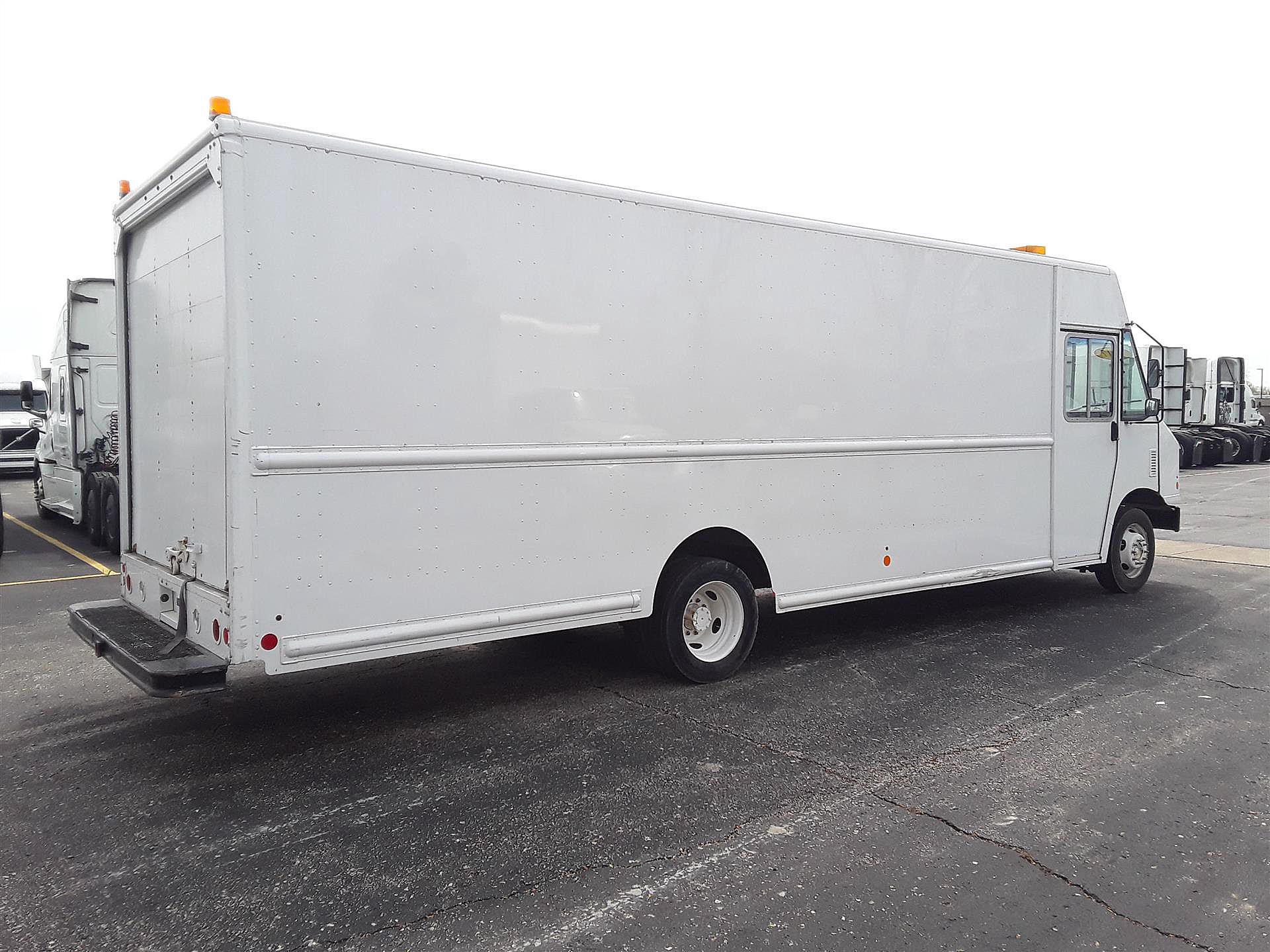 2017 Ford F59 TRUCK For Sale | Day Cab | #673769