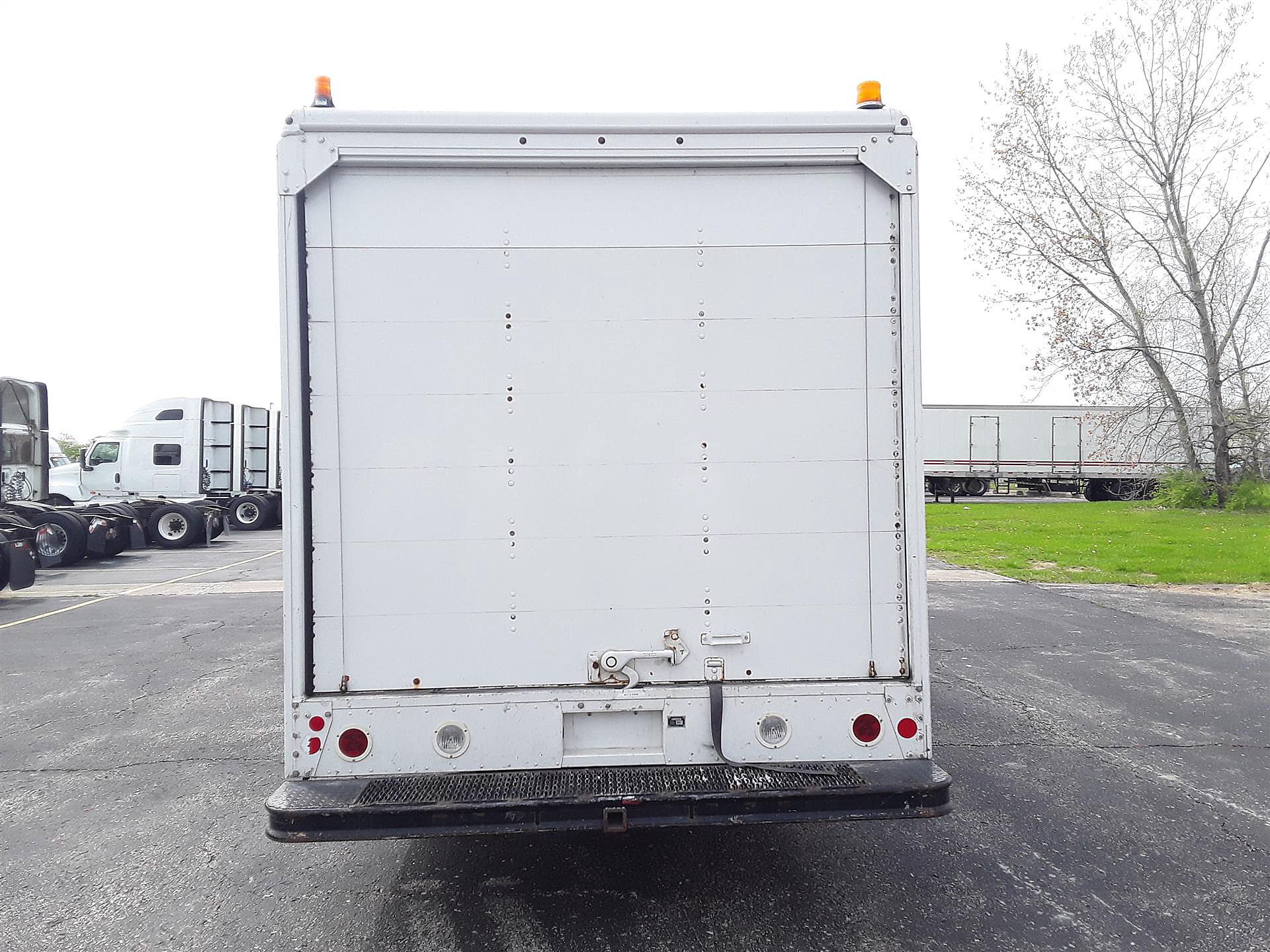 2017 Ford F59 TRUCK (For Sale) | Day Cab | #673769