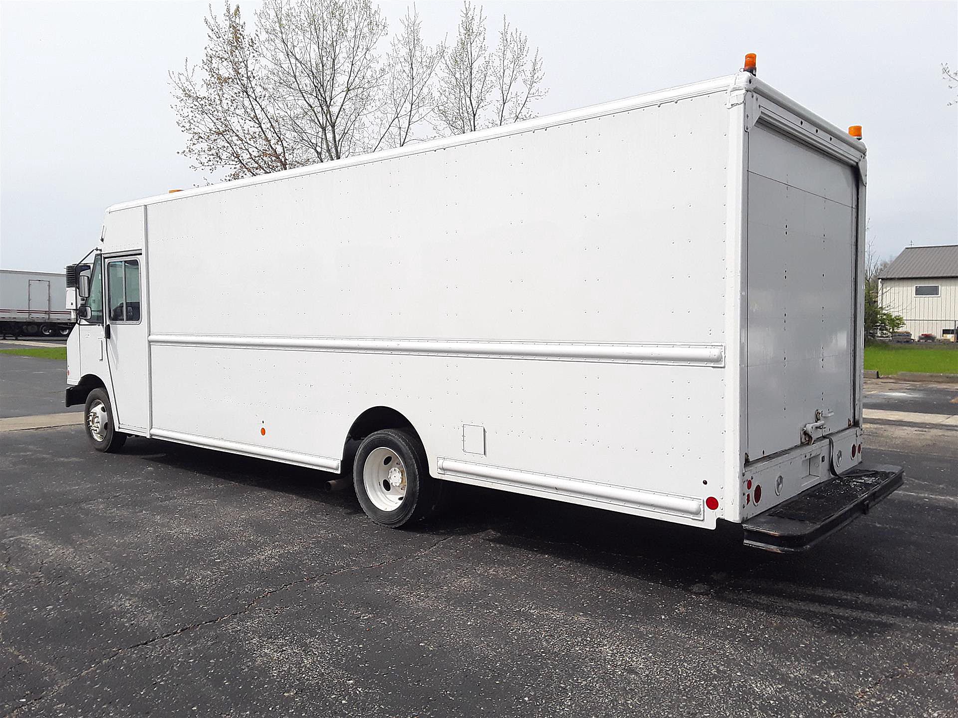 2017 Ford F59 TRUCK For Sale | Day Cab | #673769
