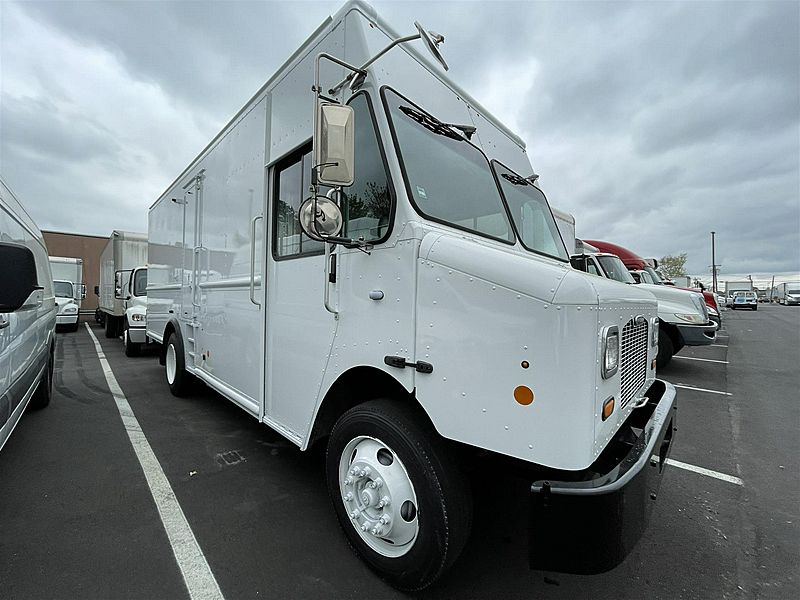 2017 Freightliner MT55 For Sale | 18' Box | #675765