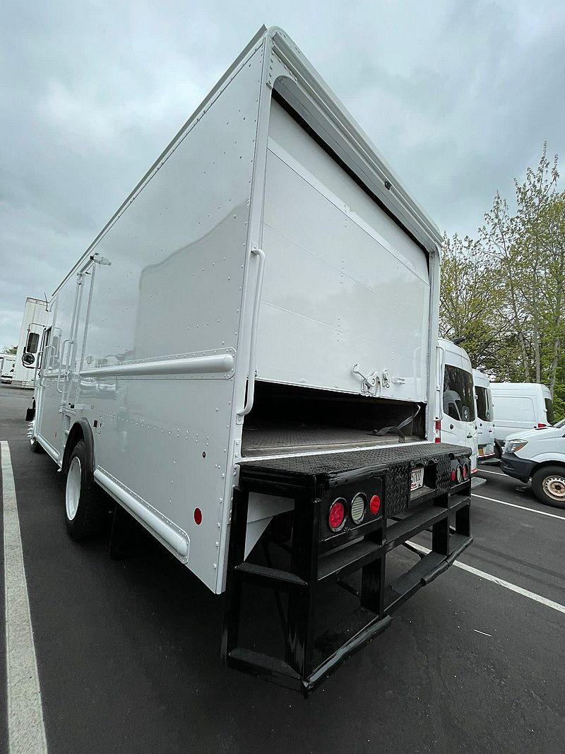 2017 Freightliner MT55 (For Sale) | Box Van | #675765