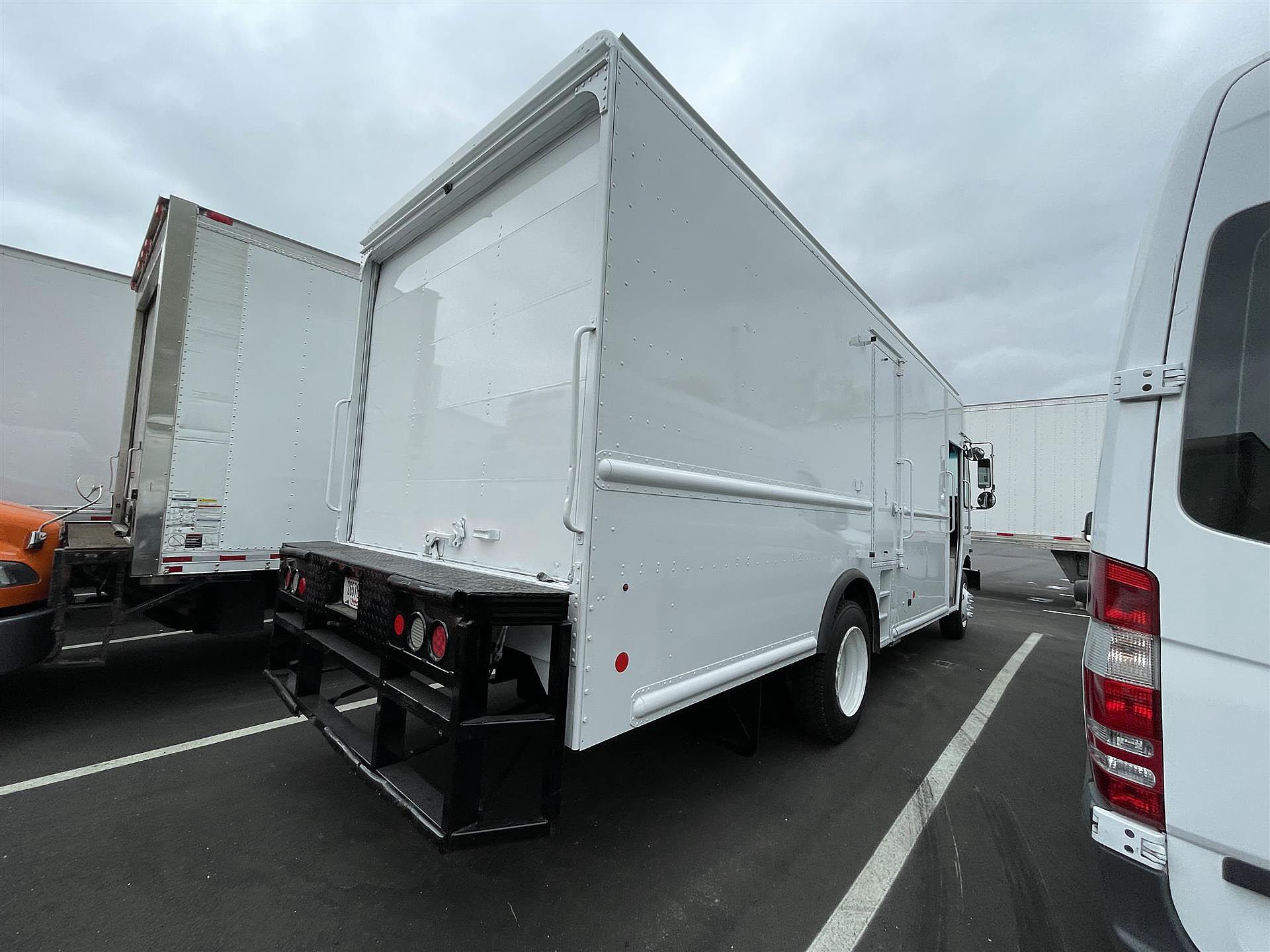 2017 Freightliner MT55 For Sale | 18' Box | #675765