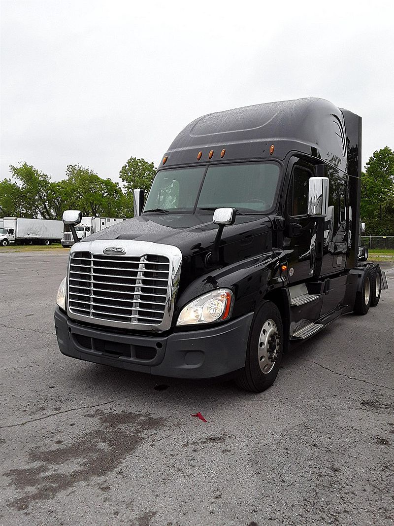 2018 Freightliner CASCADIA 125 For Sale | 72" Sleeper | #682030