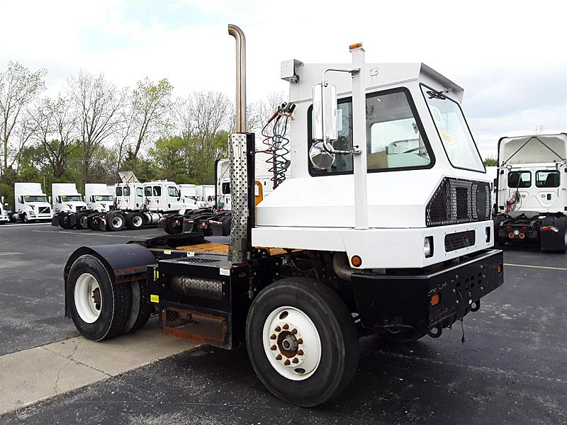 2017 Capacity SABRE 5 4X2 (For Sale) | Yard Spotter | #755955