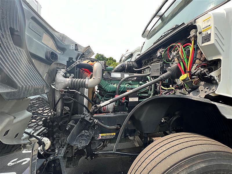 2019 Volvo VNL (For Sale) | Day Cab | #880125