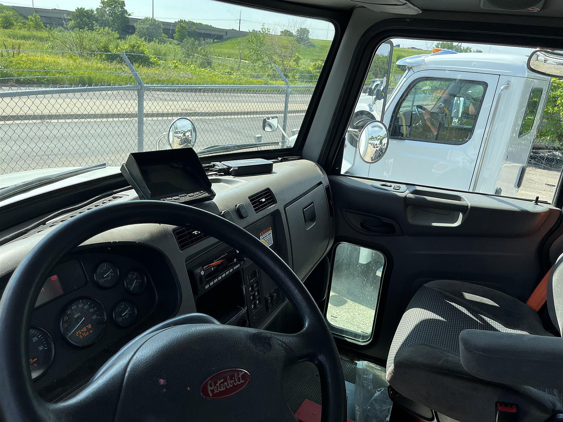 2017 Peterbilt 348 For Sale | 26' | #30N432960