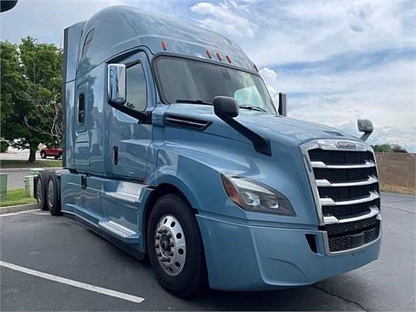 2020 Freightliner CASCADIA 126 For Sale | 72" Sleeper