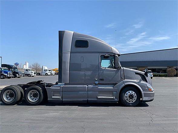 2017 Volvo VNL 670 For Sale | Sleeper Truck | #V978475U