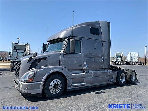 2017 Volvo VNL 670 For Sale | Sleeper Truck | #V978475U