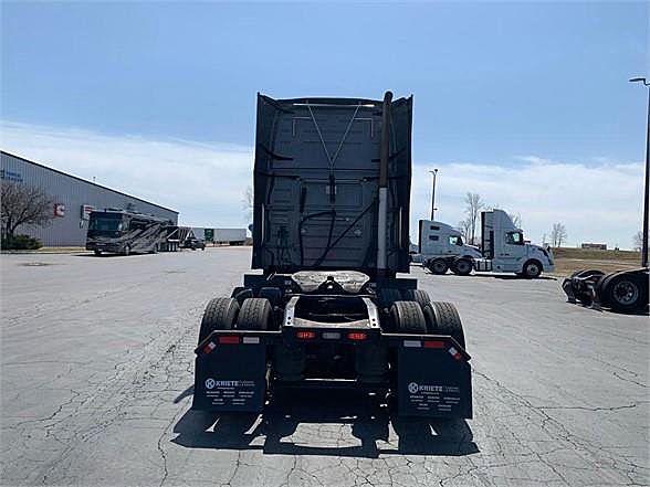 2017 Volvo VNL 670 For Sale | Sleeper Truck | #V978475U