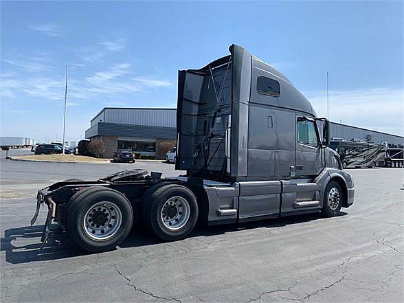 2017 Volvo VNL 670 For Sale | Sleeper Truck | #V978475U