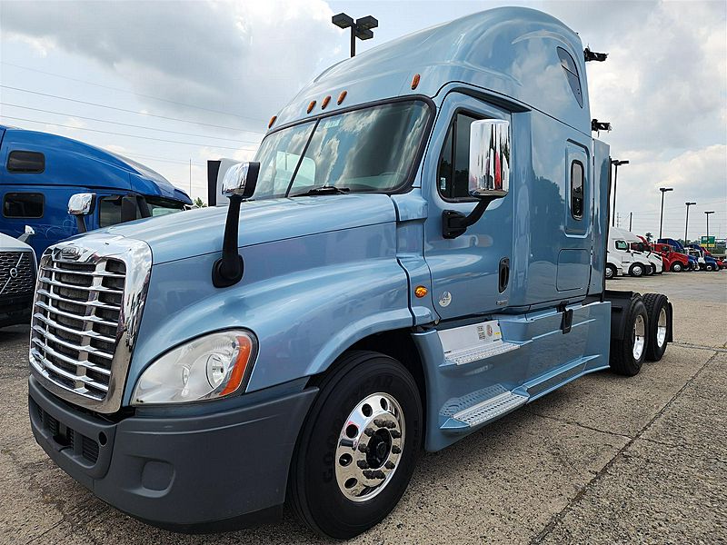 2017 Freightliner Cascadia Evolution (For Sale) | 72" Sleeper | #CON7
