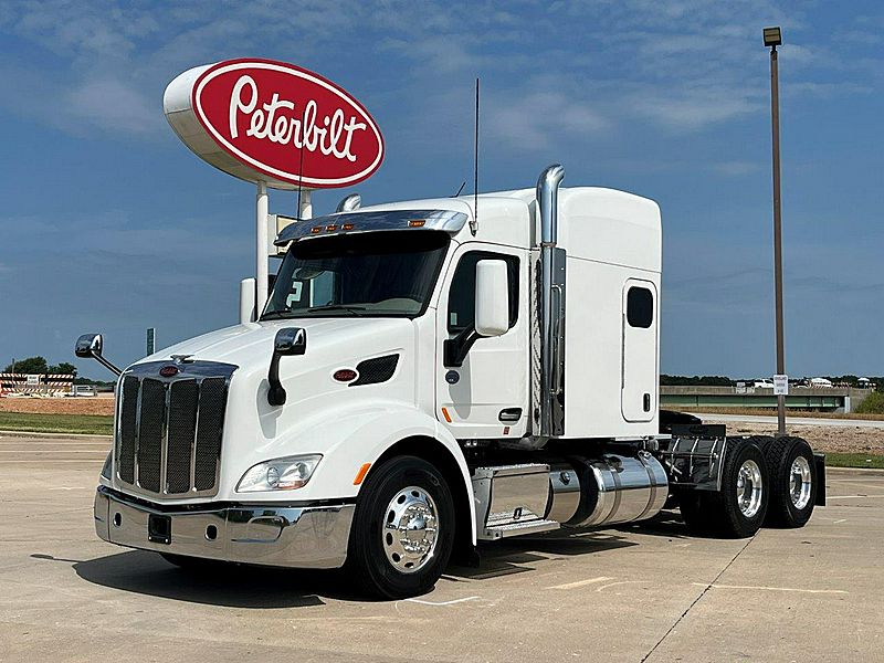 2018 Peterbilt 579 For Sale | 80" Sleeper | #D421176