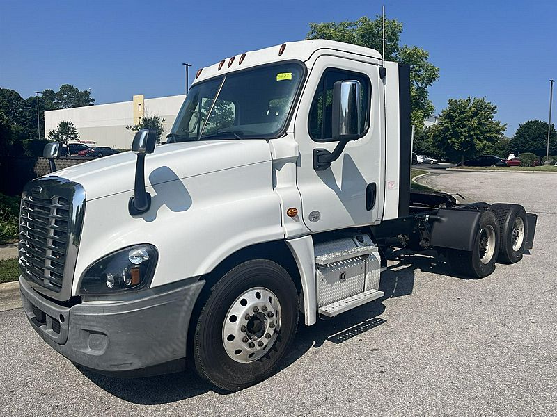 2018 Freightliner CASCADIA 125 For Sale | Day Cab | #LHB4045