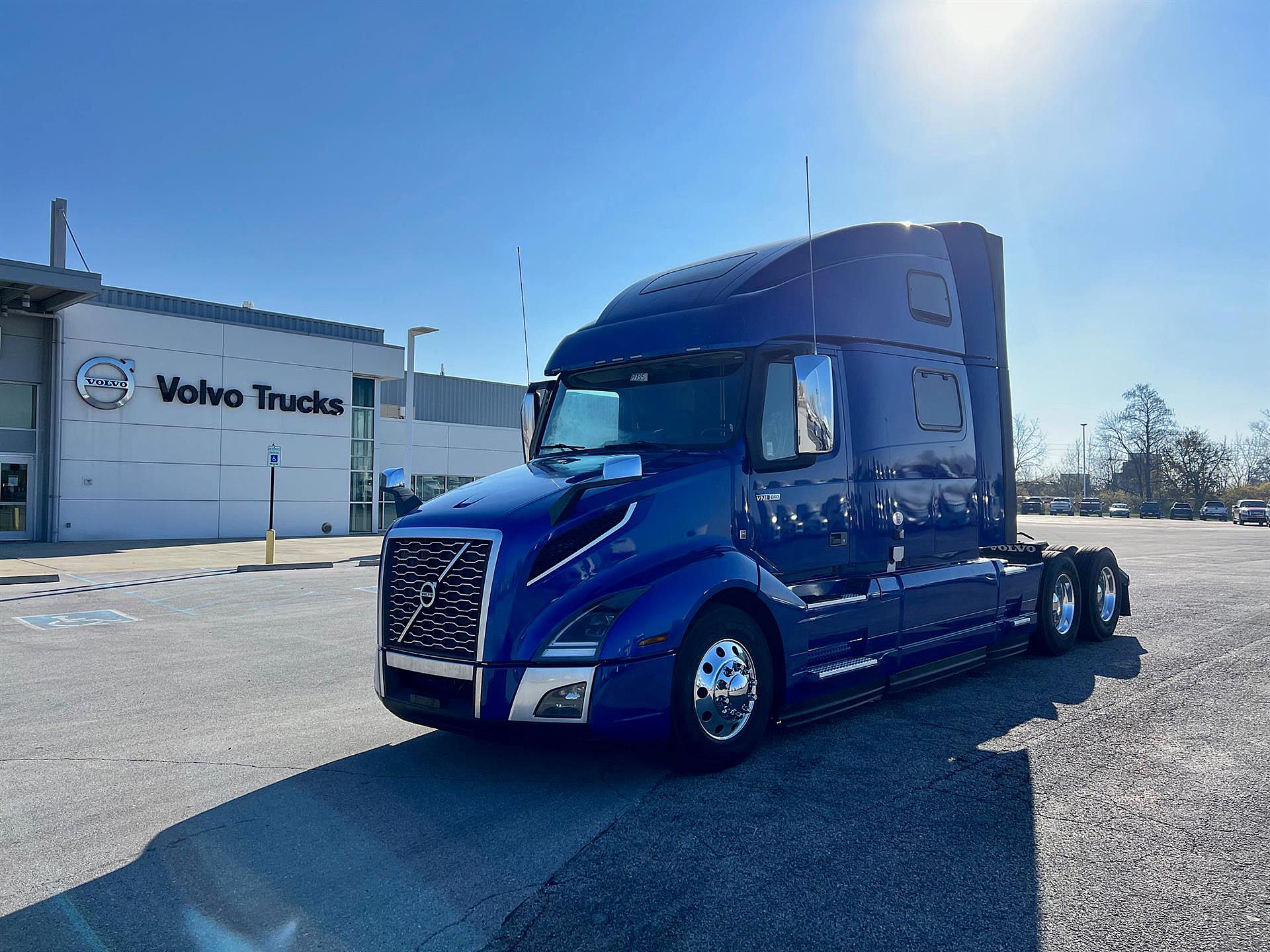 2022 Volvo VNL 860 For Sale | 77" Sleeper | #PT935