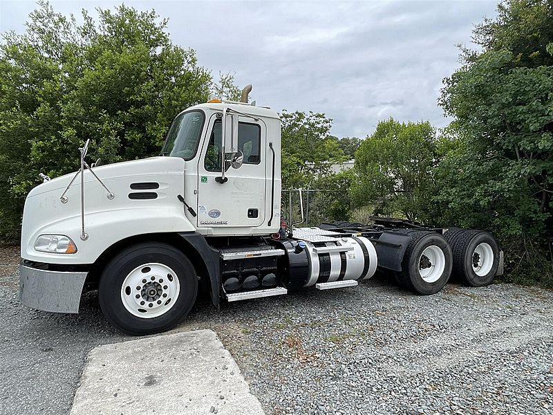 2016 Mack Pinnacle CXU613 (For Sale) | Day Cab | #15MU078158