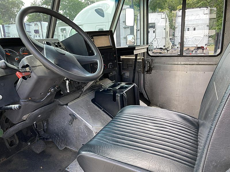 2020 Freightliner MT45 (For Sale) | 18' Box | Non CDL | #292016