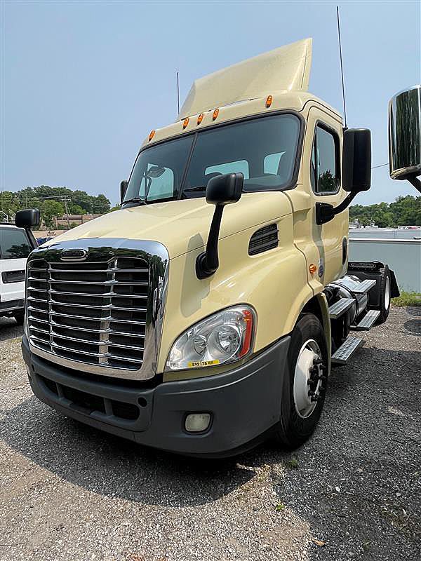 2015 Freightliner CASCADIA 113 For Sale | Day Cab | #592175