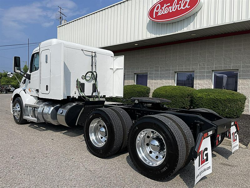 2018 Peterbilt 579 (For Sale) | 44" Sleeper | #9JD472664