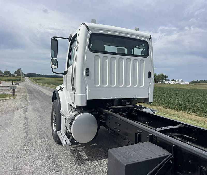 2006 Freightliner M2 (For Sale) | Cab & Chassis | #7937