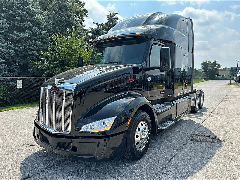2022 Peterbilt 579 For Sale | 80" Sleeper | #D805204