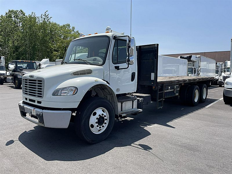 2014 Freightliner M2 106 For Sale | Flatbed | #523380