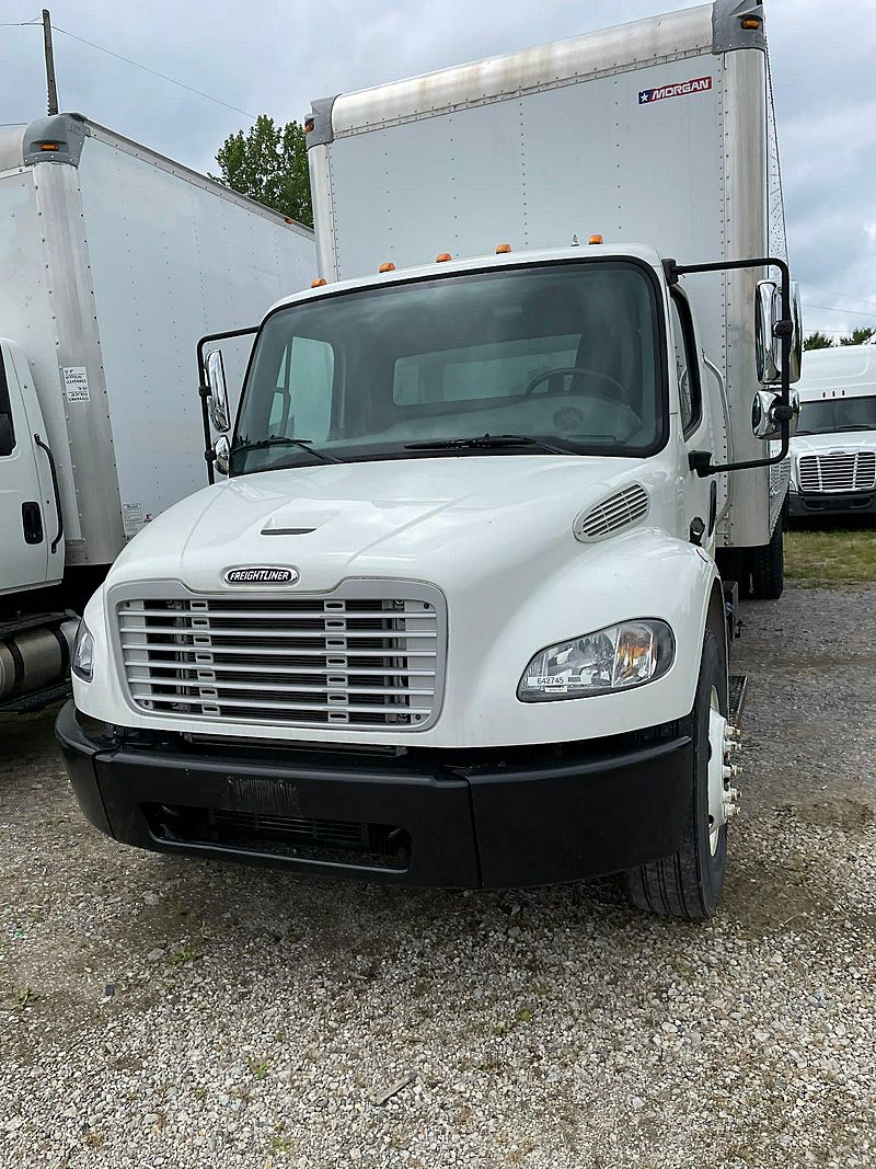 2015 Freightliner M2 106 For Sale | 26' Box | Non CDL | #642745