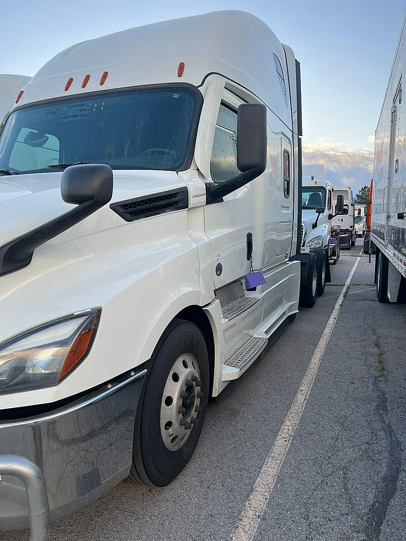 2020 Freightliner NEW CASCADIA PX12664 For Sale | 72" Sleeper | #273650