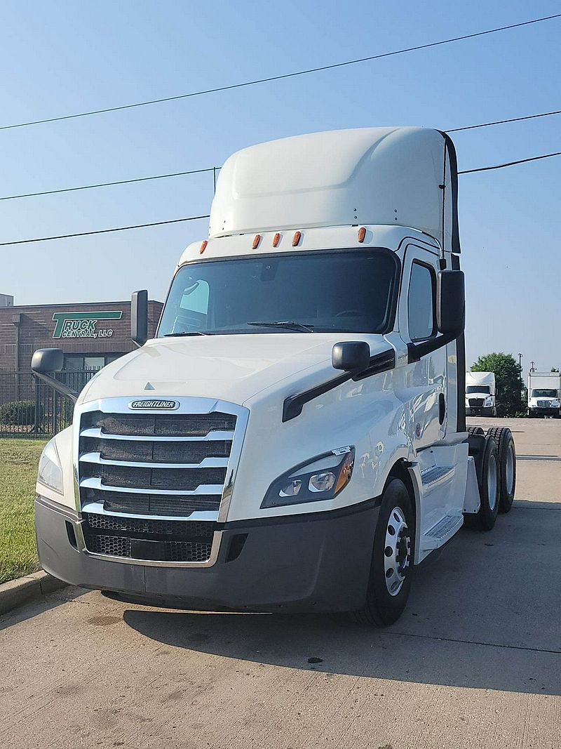 2018 Freightliner Cascadia 113 For Sale | Day Cab | #JSJR7022