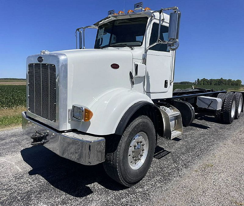 2012 Peterbilt 365 (For Sale) | Cab & Chassis | #7832