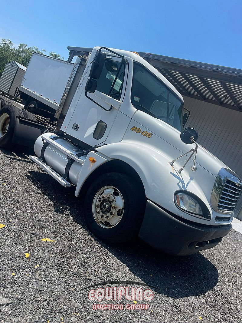 2006 Freightliner Columbia (For Sale) | Day Cab | #AJMV83838