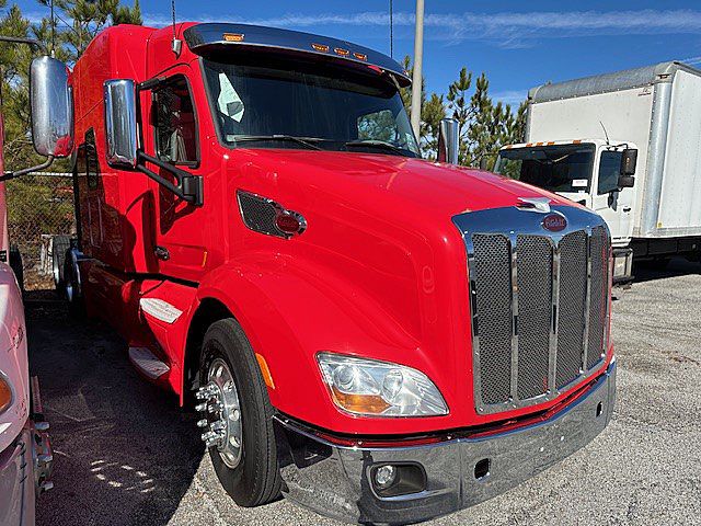 2017 Peterbilt 579 For Sale | Raised Roof Sleeper | #32424