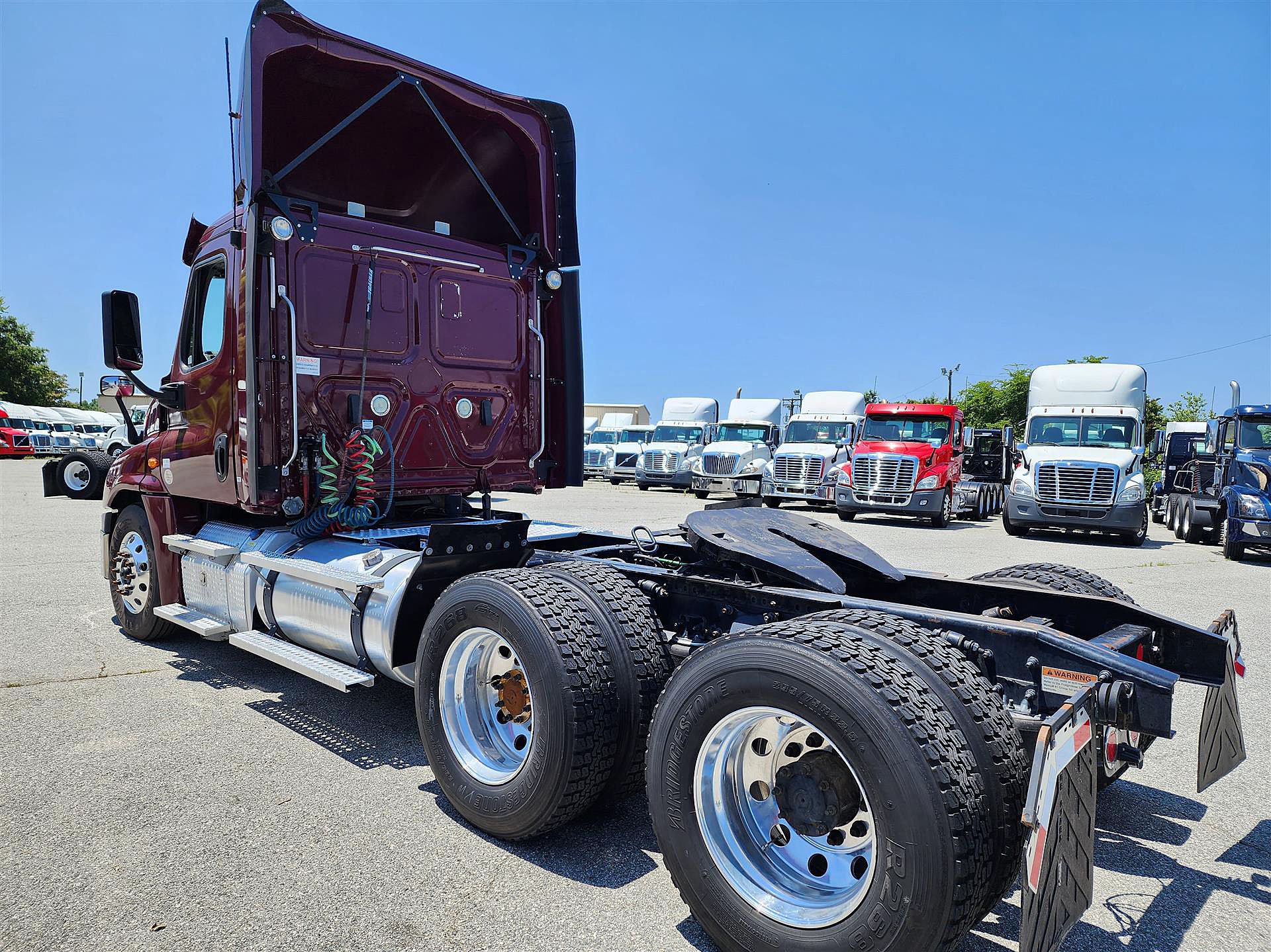 2018 Freightliner CASCADIA 125 For Sale | Day Cab | #744035