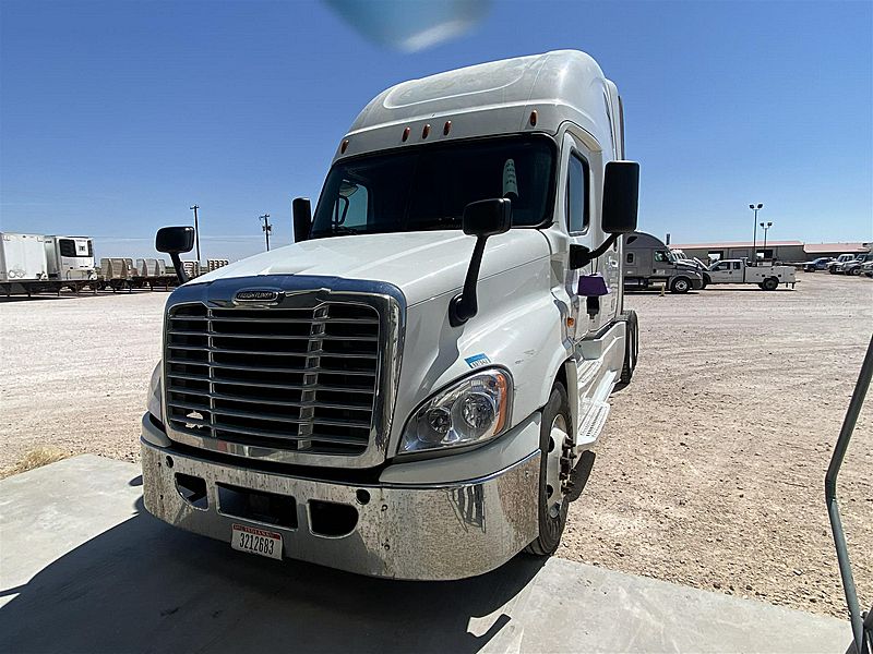 2018 Freightliner CASCADIA 125 (For Sale) | 72" Sleeper | #760429